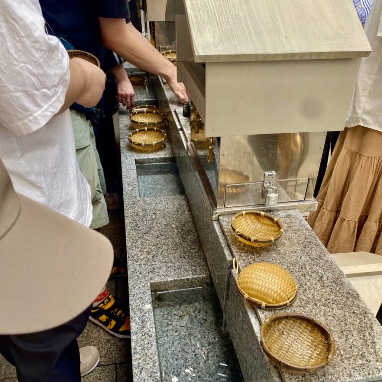 小網神社は強運厄除のご利益あり！見どころや人気のお守りを紹介 | 地方創生メディア Mediall（メディアール）
